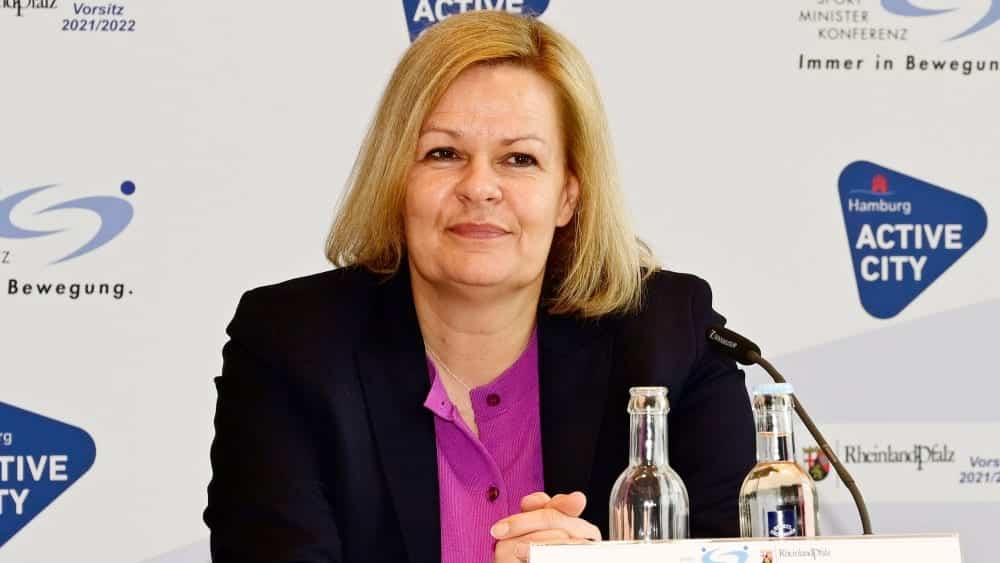 Sports Minister Faeser: "Anyone who loves football is against a Super ...