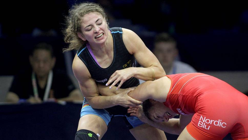 Wrestling: Brugger wins bronze - Sports of the Day